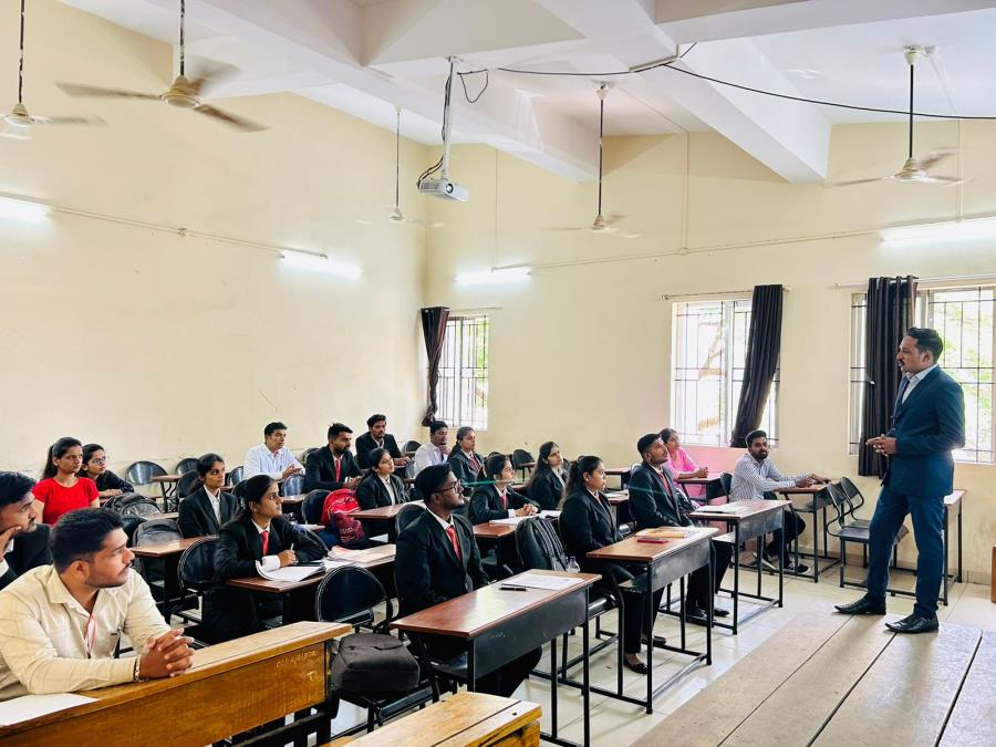 D.R.K. College of Commerce, Kolhapur